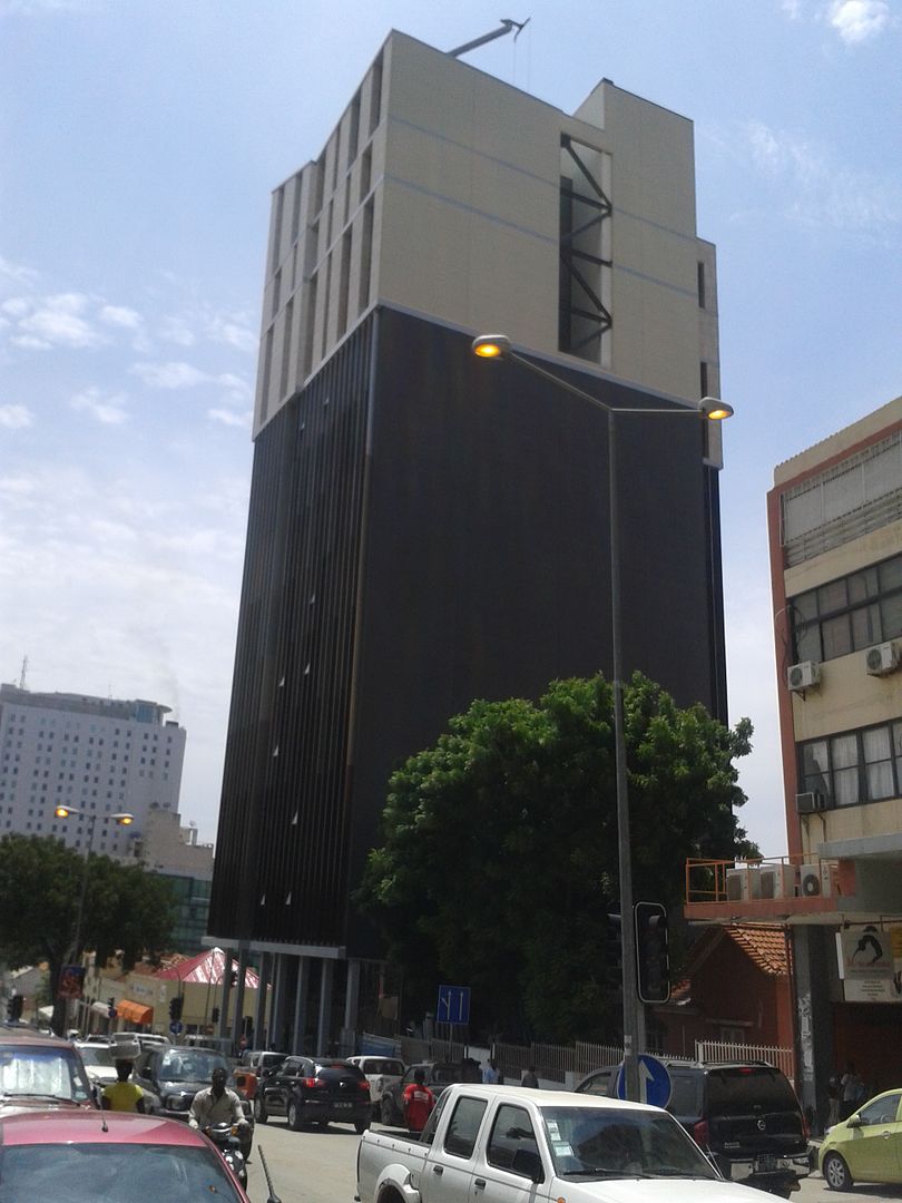 Luanda | Edifício Fénix | 16P | Concluído | Page 3 | SkyscraperCity Forum